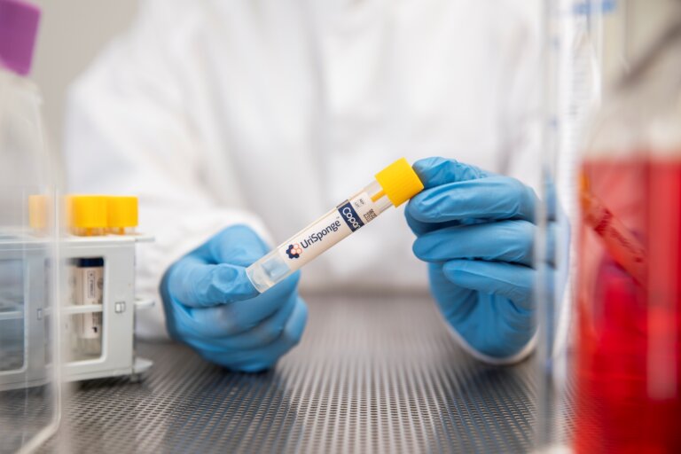 UriSponge® System for Urine Specimens | COPAN